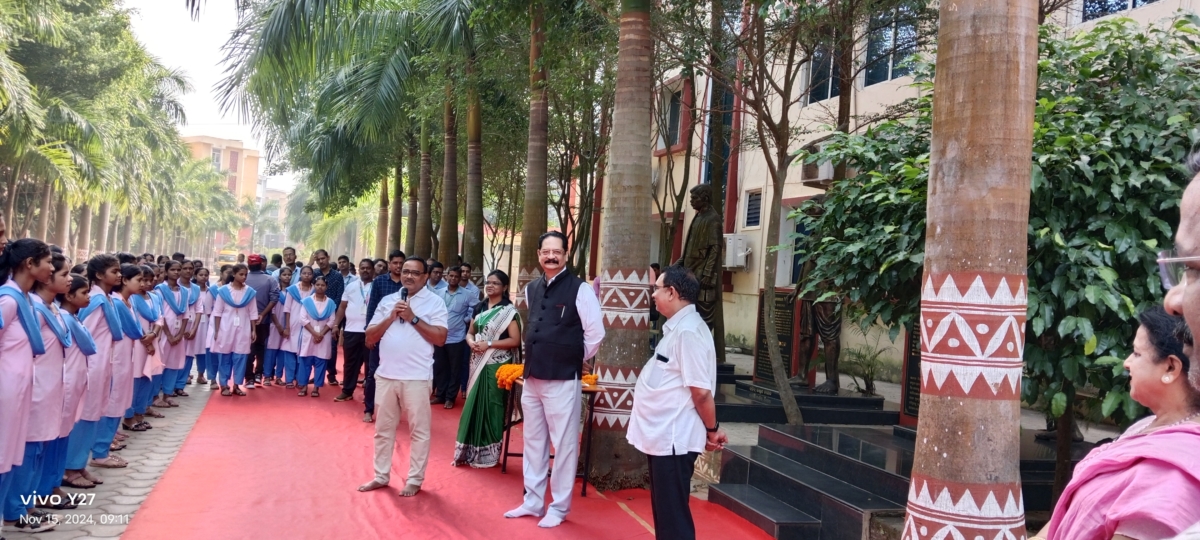 Garlanding Ceremony on the occasion of Bhagwan Birsa Munda's 150th ...